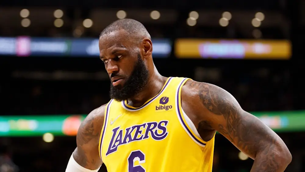 LeBron James Next Team Odds: Spurs & Cavaliers Favorited