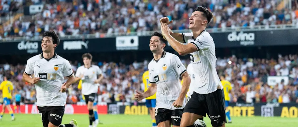 Sporting de Gijón vs Valencia: Apuestas, Pronóstico y Cuotas